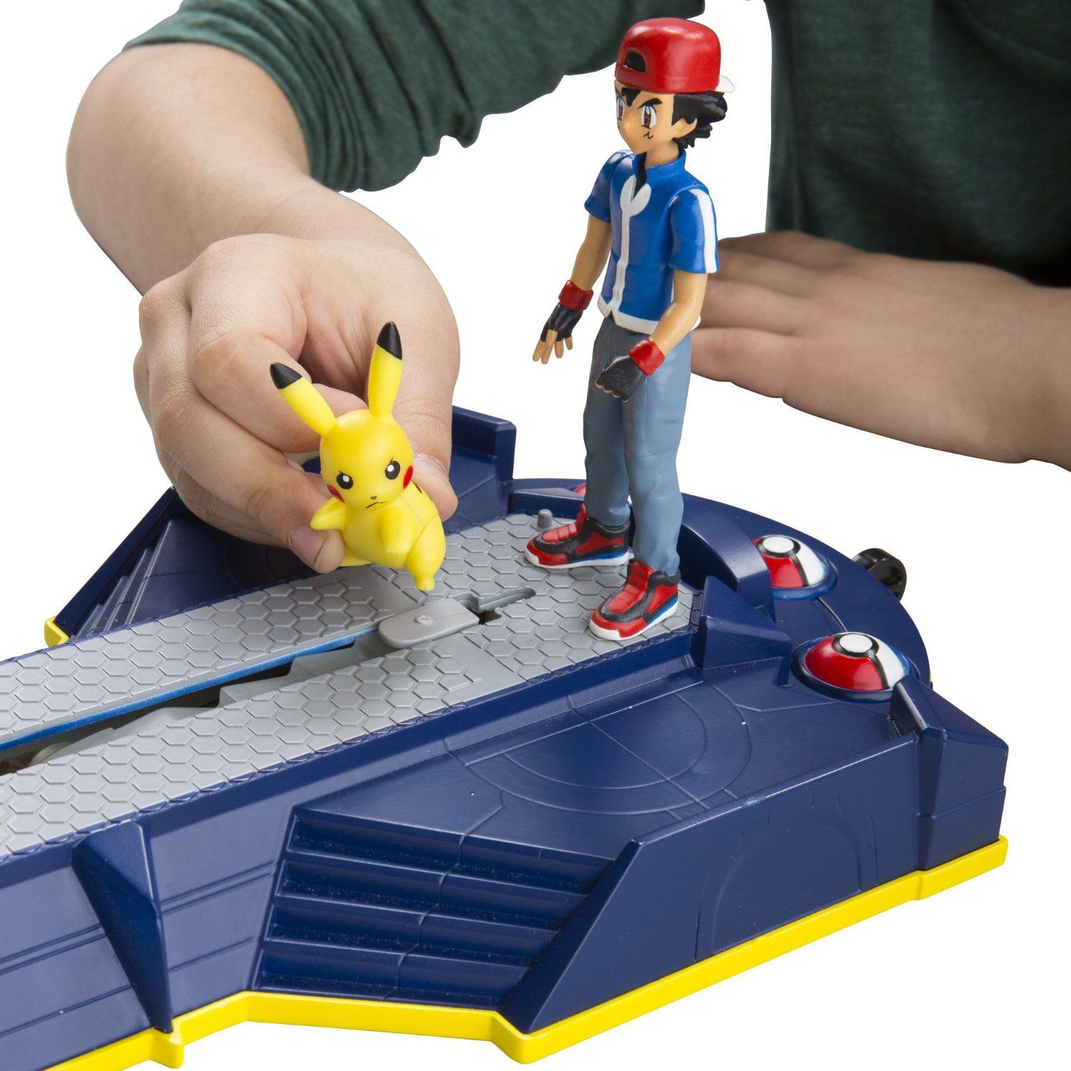Squaring off with a Pair of TOMY Pokémon Battle Toys